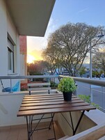 Quarto Duplo Comfort, não fumadores, casa de banho partilhada | Vista para o jardim