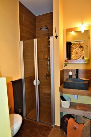 Suite Familiar, 2 quartos, não fumadores (Forêt) | Duche na casa de banho