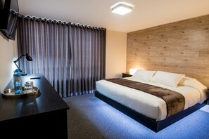 Quarto Duplo, 1 cama king-size (Street view) | Roupa de alta qualidade, camas de colchão pillowtop, cofre no quarto 