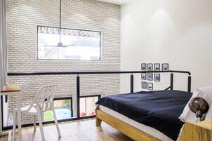 2 quartos, cofre no quarto, secretária, Wi-fi grátis