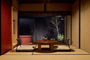 Suíte tradicional, para não fumantes (Japanese Style, 2 Storey, Sangen) | Vista do quarto