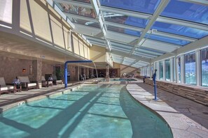 Condo, 3 quartos | Piscina | Piscina interna, piscina externa