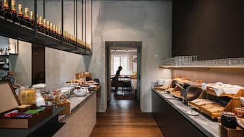 Pequeno-almoço tipo buffet diário incluído