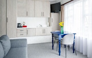 Quarto família, 1 quarto | Frigobar, roupa de cama