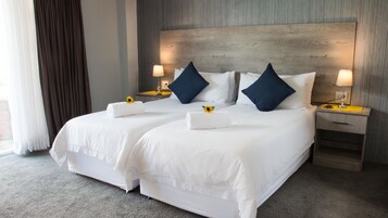 Quarto casal luxo, 1 quarto | Frigobar, roupa de cama