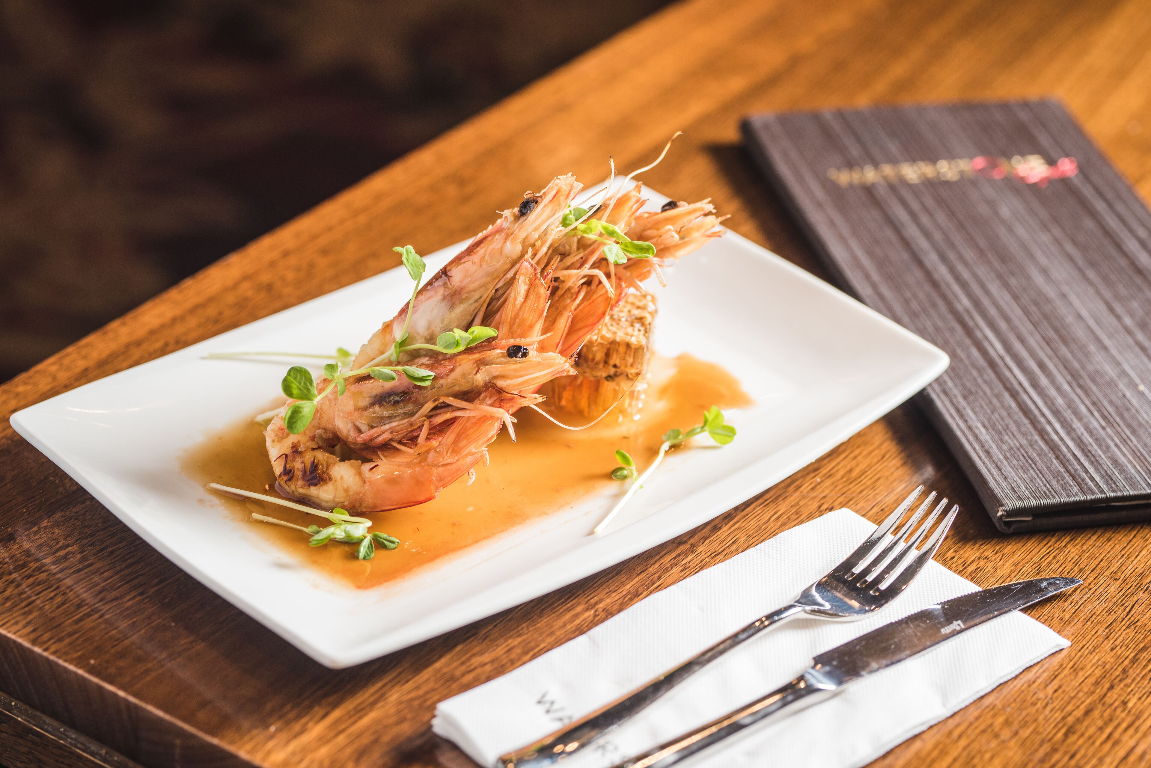 4 restaurantes, pequenos-almoços servidos 