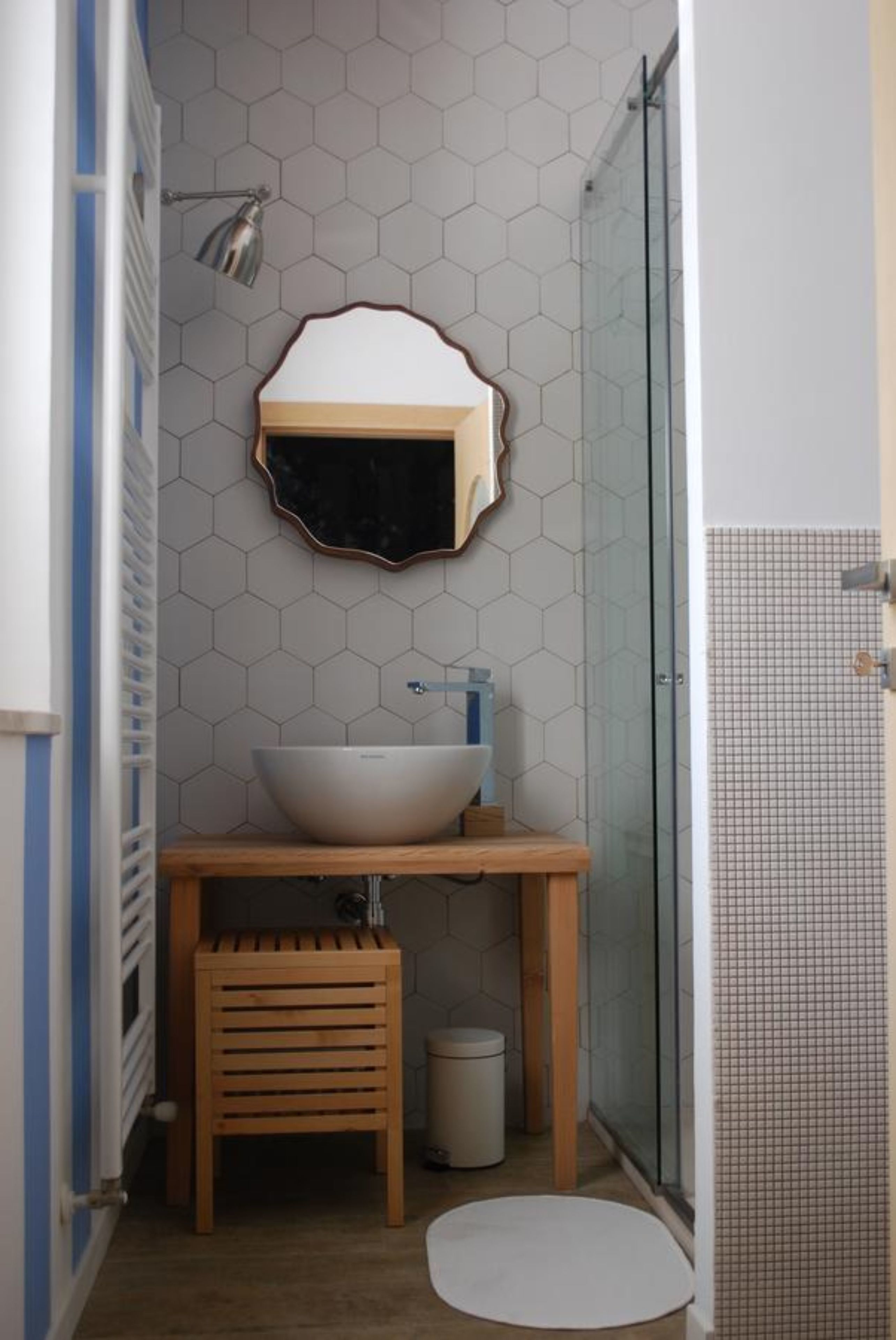 Quarto quádruplo | Banheiro | Chuveiro, secador de cabelo, bidê, toalhas de banho