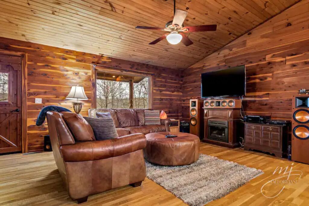 10 Best Cabins With Hot Tub In Ponca, Arkansas | Trip101