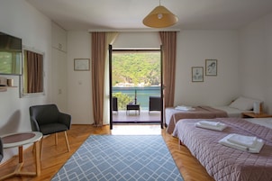 Apartamento, varanda, vista para o mar (1 Bedroom, 4 adults) | Secretária, ferro/tábua de engomar, Wi-fi grátis