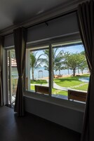 Quarto Duplo Nobre, 1 cama king-size, vista para o oceano (Bungalow Deluxe Seaview 2) | Vista para a praia ou o mar