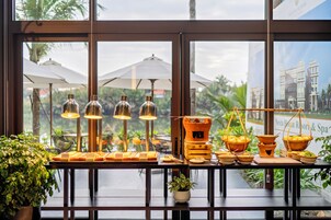 Pequeno-almoço tipo buffet diário incluído 