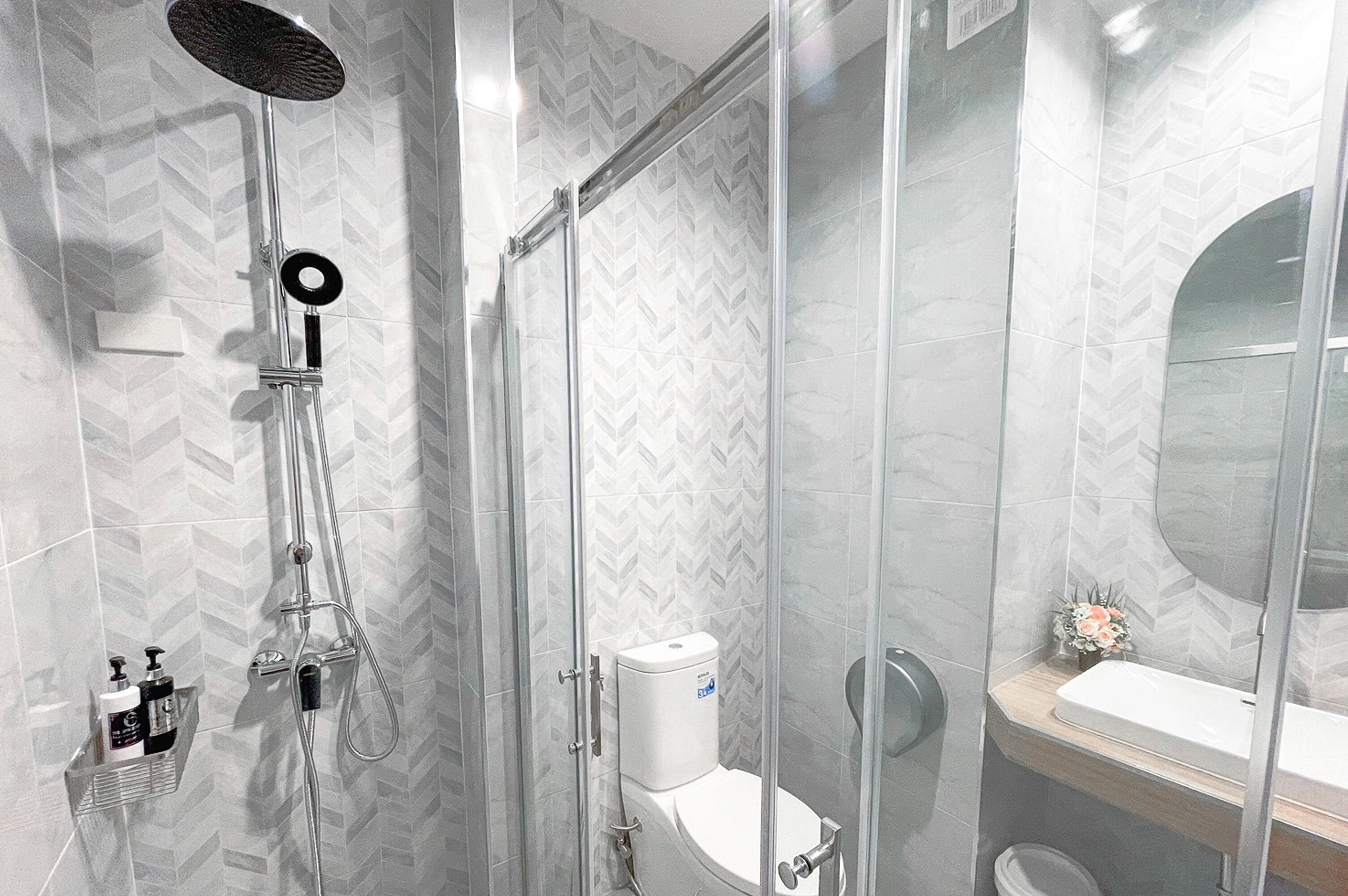 Quarto Duplo Premier, 1 cama king-size | Casa de banho | Um polibã, artigos de higiene pessoal grátis, um secador de cabelo 