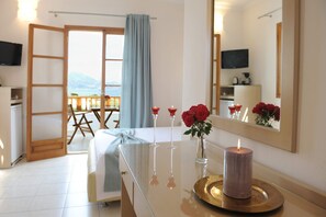 Quarto Superior, vista para o mar (2nd Floor) | Cofre no quarto, quartos insonorizados, ferro/tábua de engomar