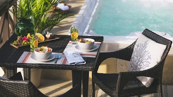 Suite Deluxe, 1 cama king-size, vista para o oceano, junto ao mar | Terraço/pátio interior