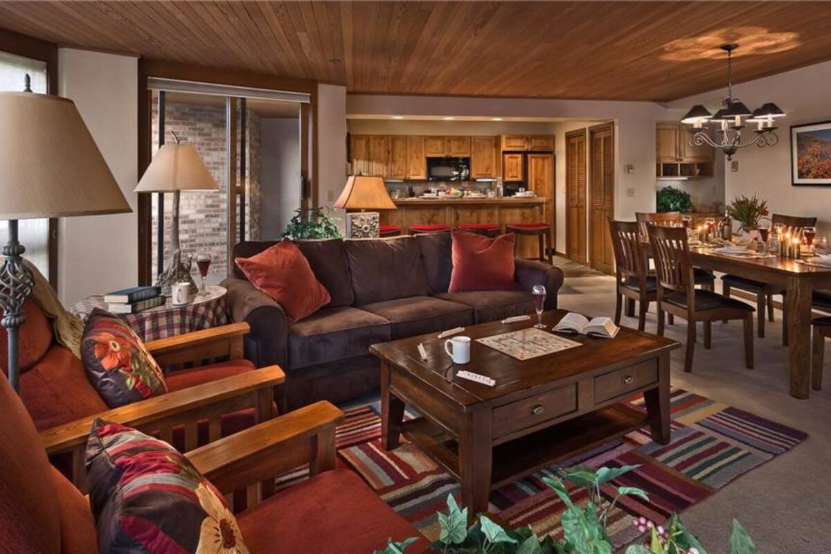Condo, 2 quartos (2 Bath - Dauphine - 123) | Lounge no saguão