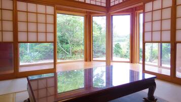 Casa (Private, Stay 3 Nights Pay 2 Nights) | 1 quarto, secretária, Wi-fi grátis