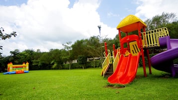 Área de recreio para crianças (ao ar livre)