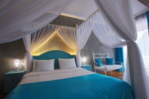 Suite Comfort, 1 cama de casal, vista para o mar | Cofre no quarto, secretária, ferro/tábua de engomar, Wi-fi grátis