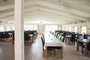 Café da manhã, almoço e jantar; culinária coreana 