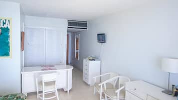 Apartamento | Área de estar | TV