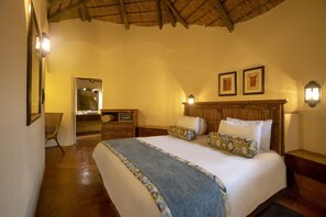 Bungalow, 1 cama king-size | Cofre no quarto, secretária adequada para computadores portáteis 