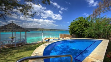 Quarto, 2 quartos | Piscina exterior | Piscina exterior