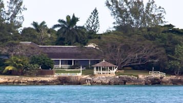 Quarto, 2 quartos | Vista para praia/oceano