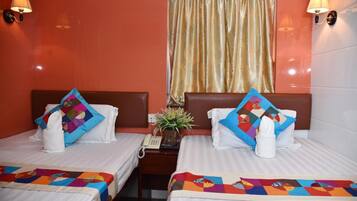 Cofres nos quartos, escrivaninha, quartos à prova de som