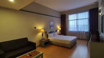 Quarto superior | Frigobar, escrivaninha, quartos à prova de som