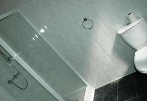 Um polibã, toalhas fornecidas