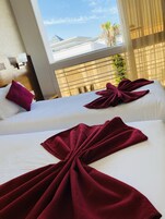 Quarto Duplo ou Twin Superior | Roupa de alta qualidade, minibar, cofre no quarto, secretária 