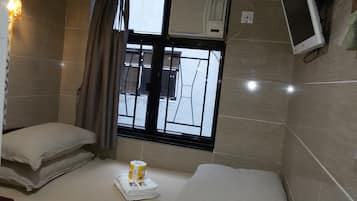 Ferros/tábuas de passar roupa, Wi-Fi de cortesia, roupa de cama