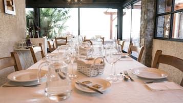 Alimentação e bebidas