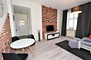 Apartamento, 1 quarto | 1 quarto, camas de colchão viscoelástico, ferro/tábua de engomar 