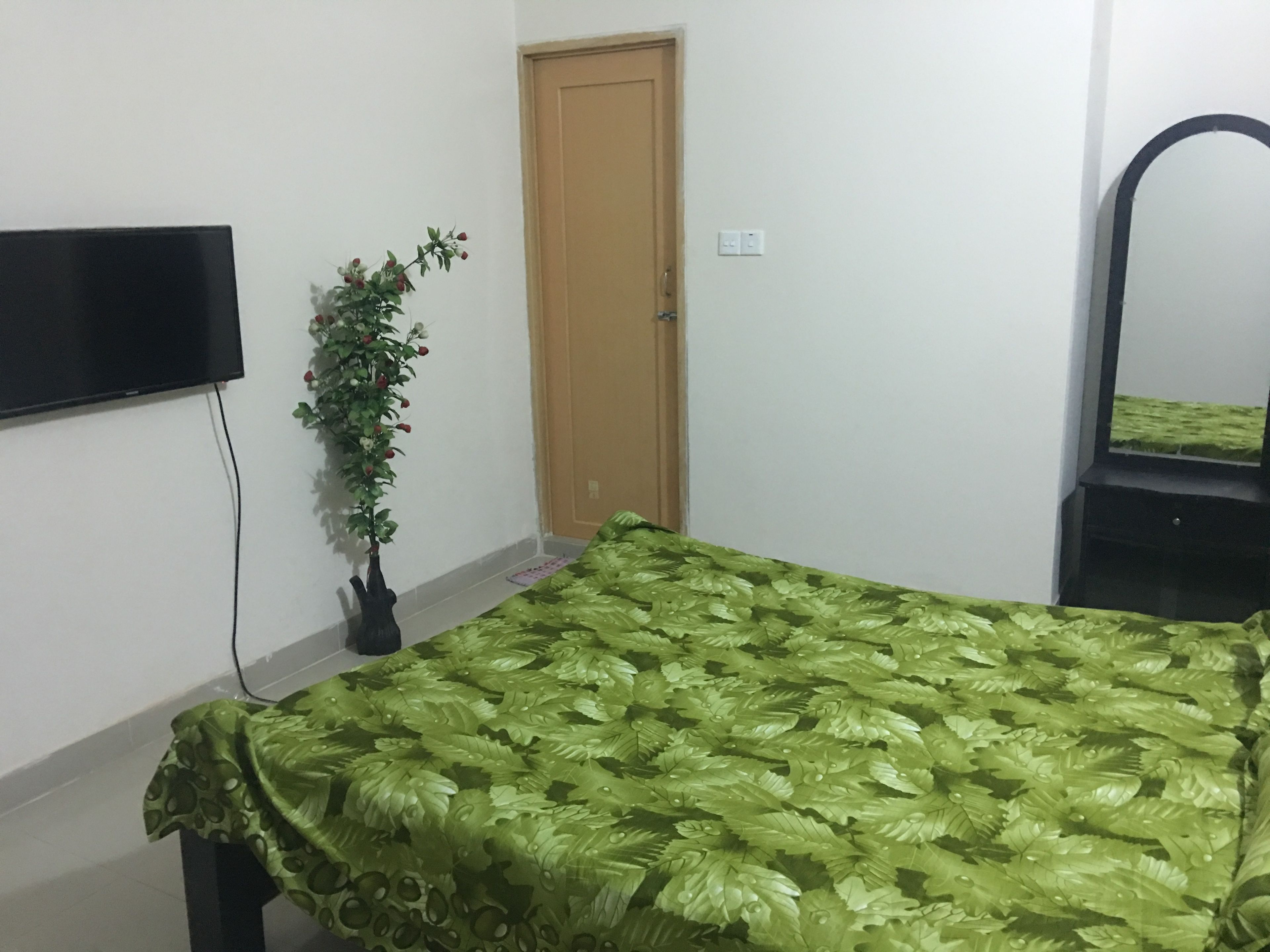 Apartamento Cidade, 1 cama queen-size, cozinha, Vista para a cidade | 1 quarto, cofre no quarto, secretária, ferro/tábua de engomar 