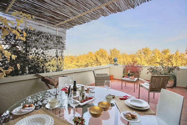 Fab Apartment With Terraces Front Of Prado Museum, Pool In Summer, Neptuno Sq. - Madrid