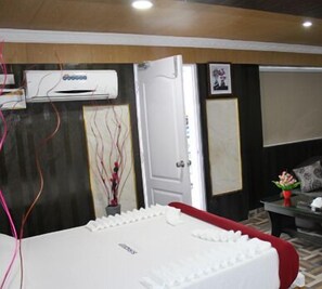 Suíte (VIP) | Escrivaninha, camas extras/dobráveis, Wi-Fi de cortesia