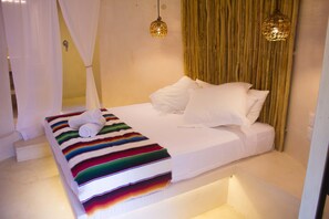 Cabana de Madeira Deluxe, 1 cama queen-size, vista para o jardim, junto ao jardim | Roupa de alta qualidade, cofre com capacidade para portátil