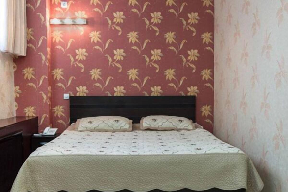 Quarto casal standard | Frigobar, cofres nos quartos, escrivaninha
