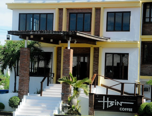 Mango Valley Hotel 1 - Subic