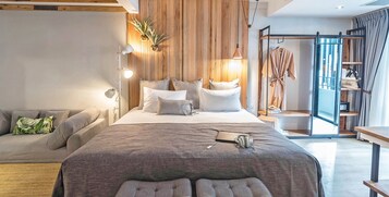 Deluxe Suite with Balcony Exclusive | Minibar grátis, cofre no quarto, Wi-fi grátis 