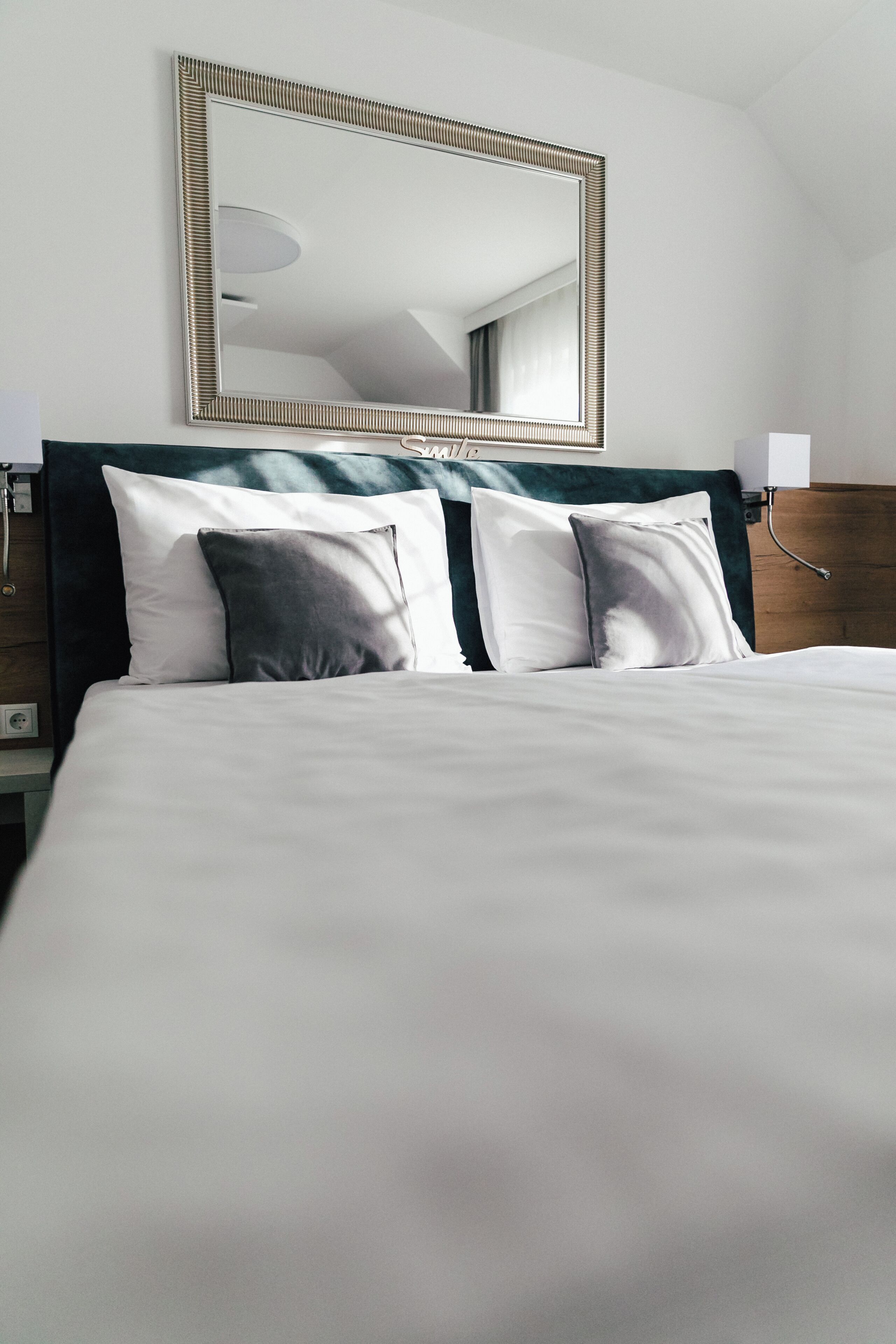 Roupas de cama antialérgicas, frigobar, cofres nos quartos, escrivaninha