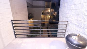 Apartamento Premium em Condomínio Fechado, várias camas, cozinha, vista para a piscina | Varanda