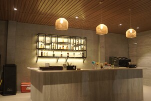 Bar junto à piscina