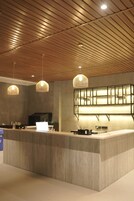 Bar à beira da piscina