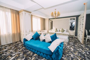 Suíte superior | Roupas de cama antialérgicas, cofres nos quartos, escrivaninha