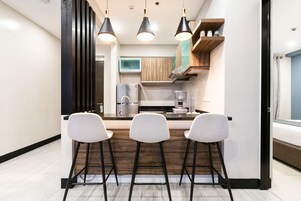 Cobertura (Suite) | Cozinha americana privada | Geladeira, chaleira elétrica