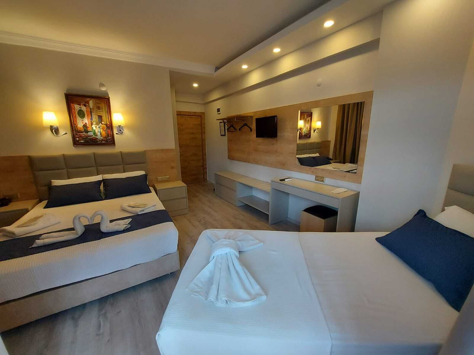 Minibar, cofre no quarto, secretária, quartos insonorizados 