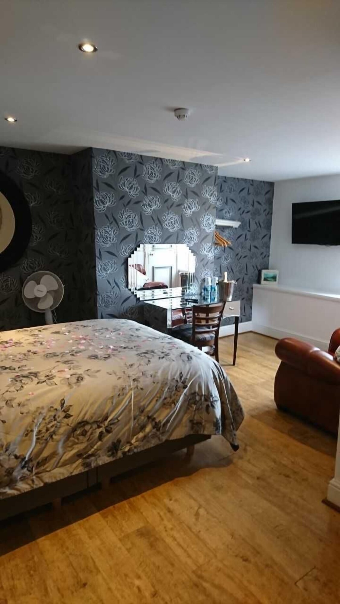 The Little John Hotel Reviews, Deals & Photos 2025 - Expedia