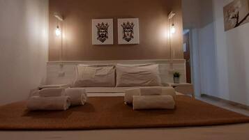 Secretária, berços/camas para crianças, Wi-fi grátis